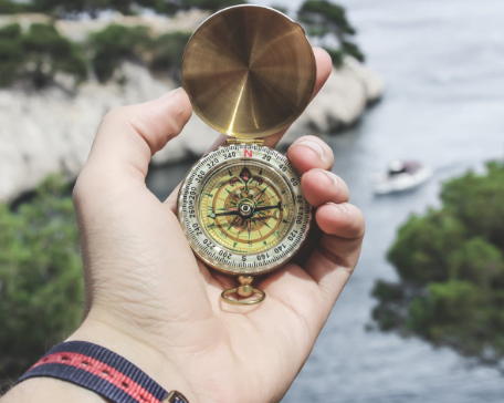 2018-09-09 20_14_00-20+ Great Compass Photos · Pexels · Free Stock ...